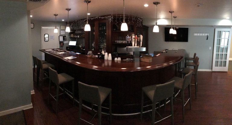 Cynwyd Club Bar – American Wood Design